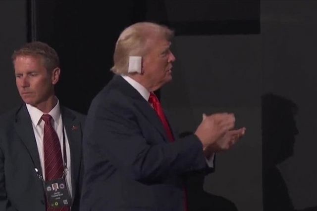 Bullet struck Trump's ear during assassination attempt: FBI - Timeturk ...