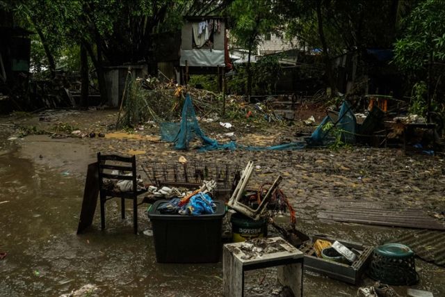 10 dead, thousands displaced as tropical storm ravages Philippines - Timeturk Haber