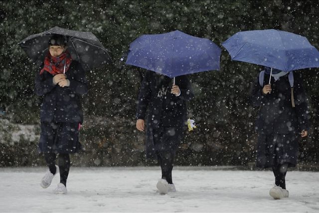 Record snowfall cripples life in parts of Japan - Timeturk Haber