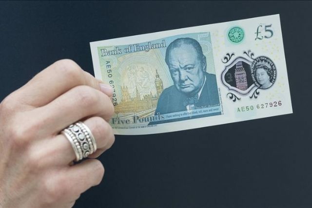 What's behind the startling crash of the once-mighty British pound ...