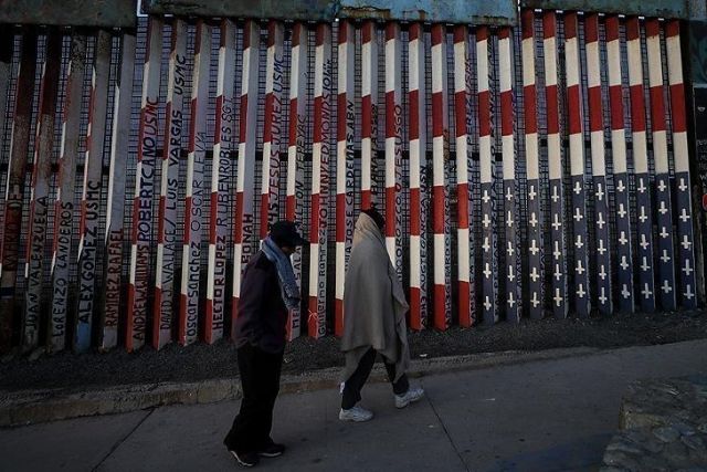 US-Canada deal reached to turn migrants back at unofficial border ...