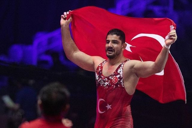 Turkish wrestler Taha Akgul wins his 10th European title - Timeturk Haber