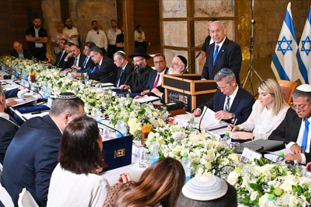 Palestinians decry Israeli gov’t meeting inside Al-Buraq Wall tunnels ...