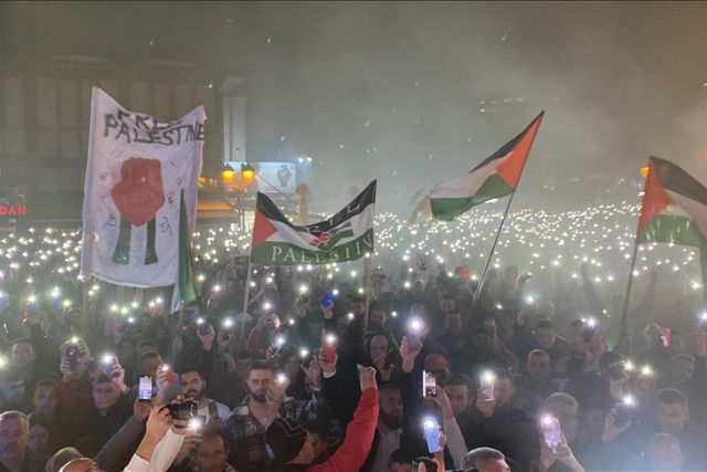 Thousands of Muslims in Serbia hold rally in solidarity with Palestine ...