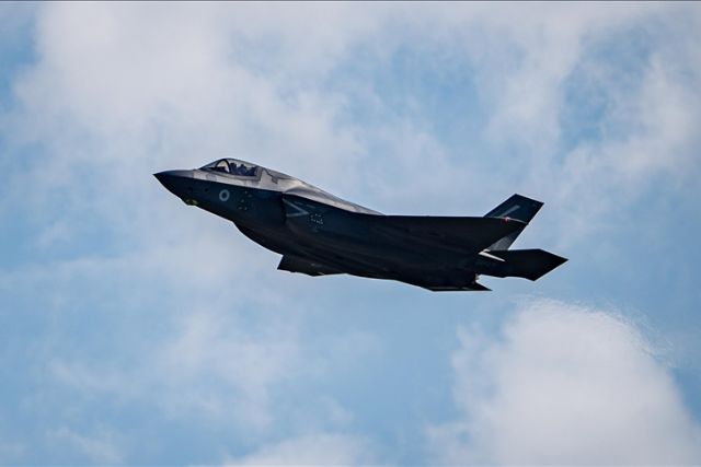 Russia allegedly jams signals on UK aircraft carrying Defense Minister Grant Shapps: Report ...