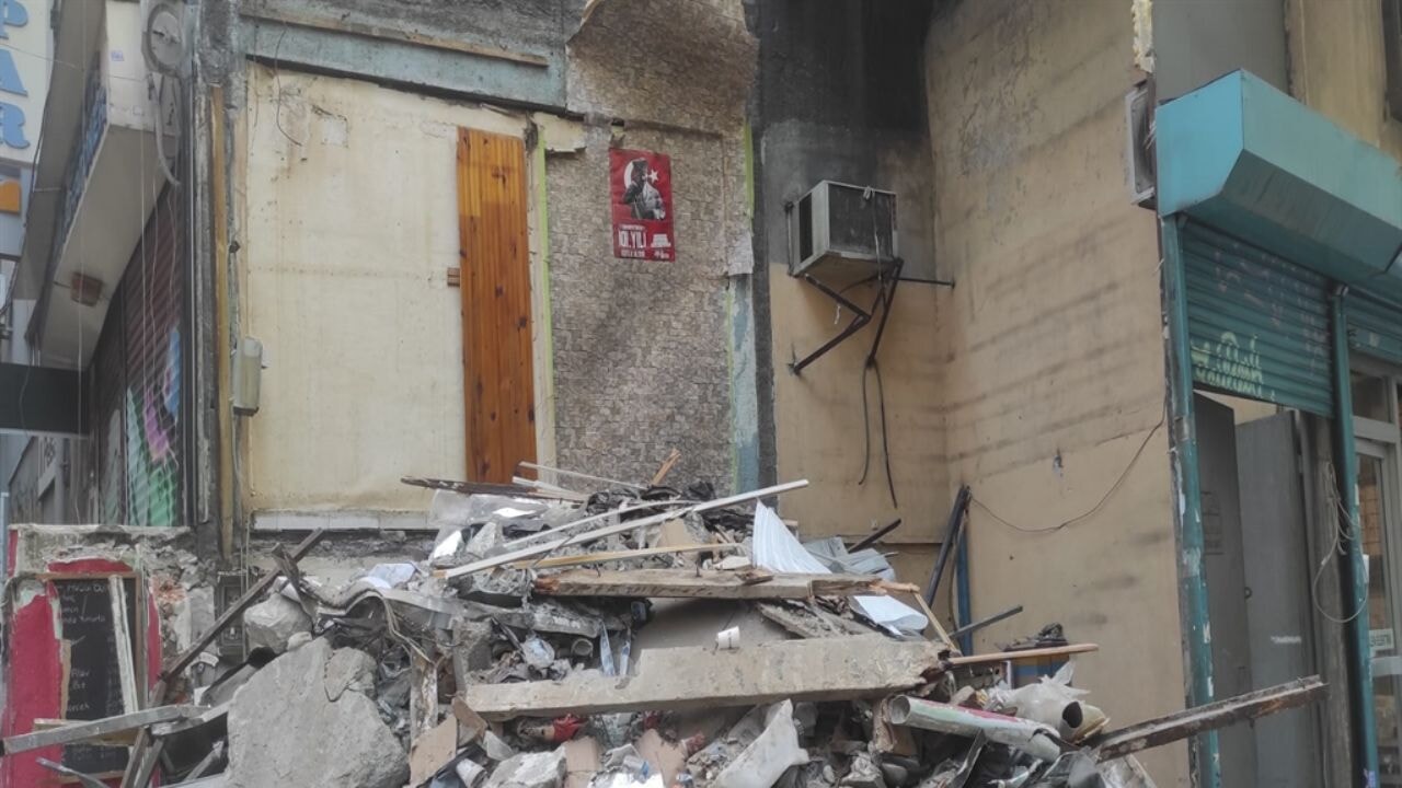 Beyoğlu'ndaki patlamanın izleri gündüz ortaya çıktı - Timeturk