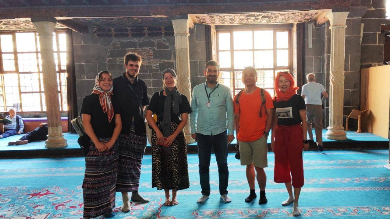 Etekli Ulu Cami ziyareti: 14 kişi Müslüman oldu - Timeturk